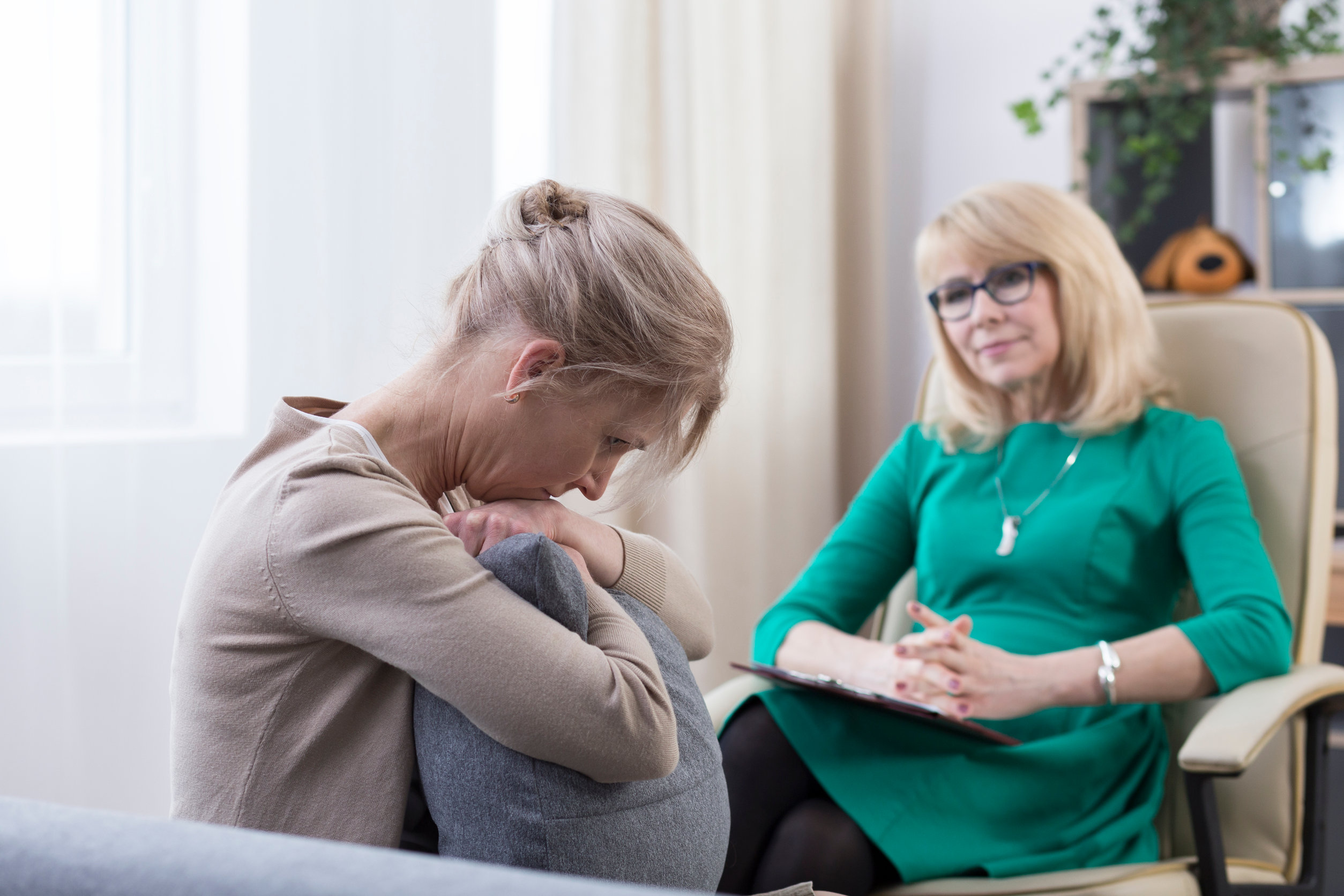 Signs of Betrayal Trauma & Ways to Start Your Healing Process